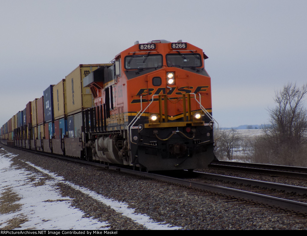 BNSF 8266